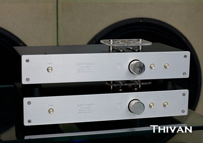 PREAMPLIFIER DL-1 with MM PHONO INPUT (BLACK & WHITE face) - Thivanlabs